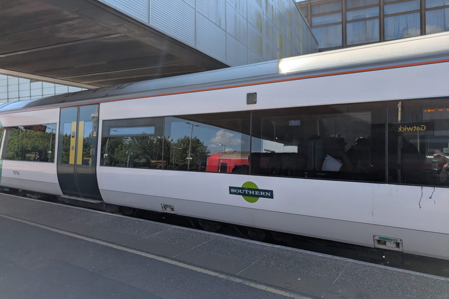How to Take Southern or Thameslink from Gatwick to London
